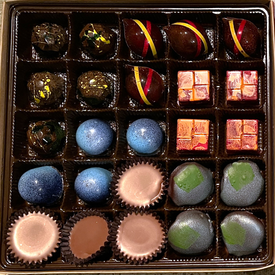 Classic Candy Box - CHOCOLATE by E